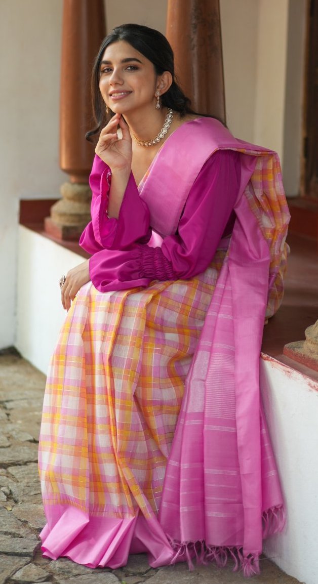 Handwoven Checked Pink Kanjeevaram Linen Silk Saree