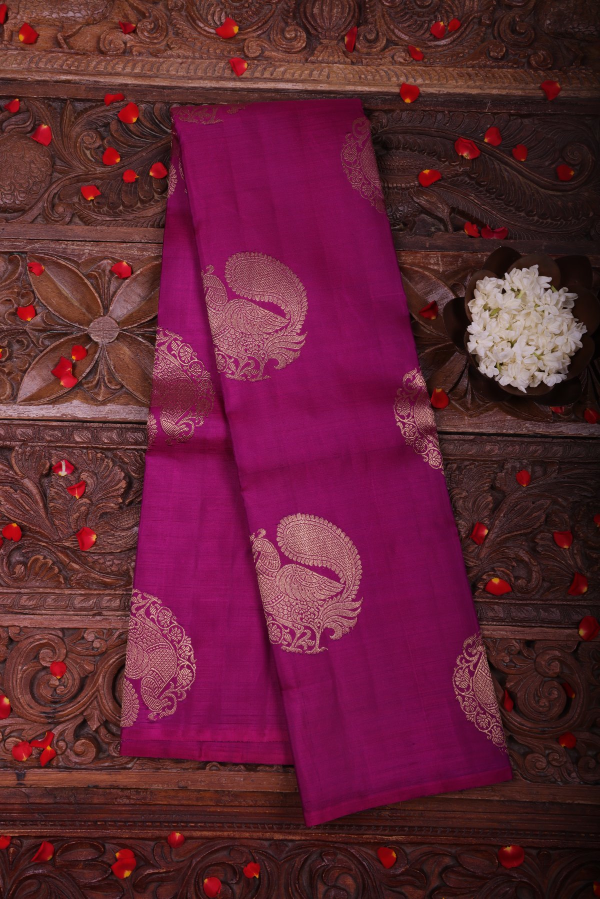 Borderless purple Kanjeevaram Silk Saree with Mayil Butta