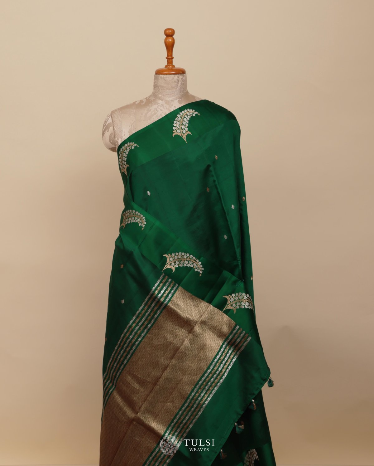 Emerald Green Mashru Silk Saree - Elegant Emerald Green Mashru Silk ...