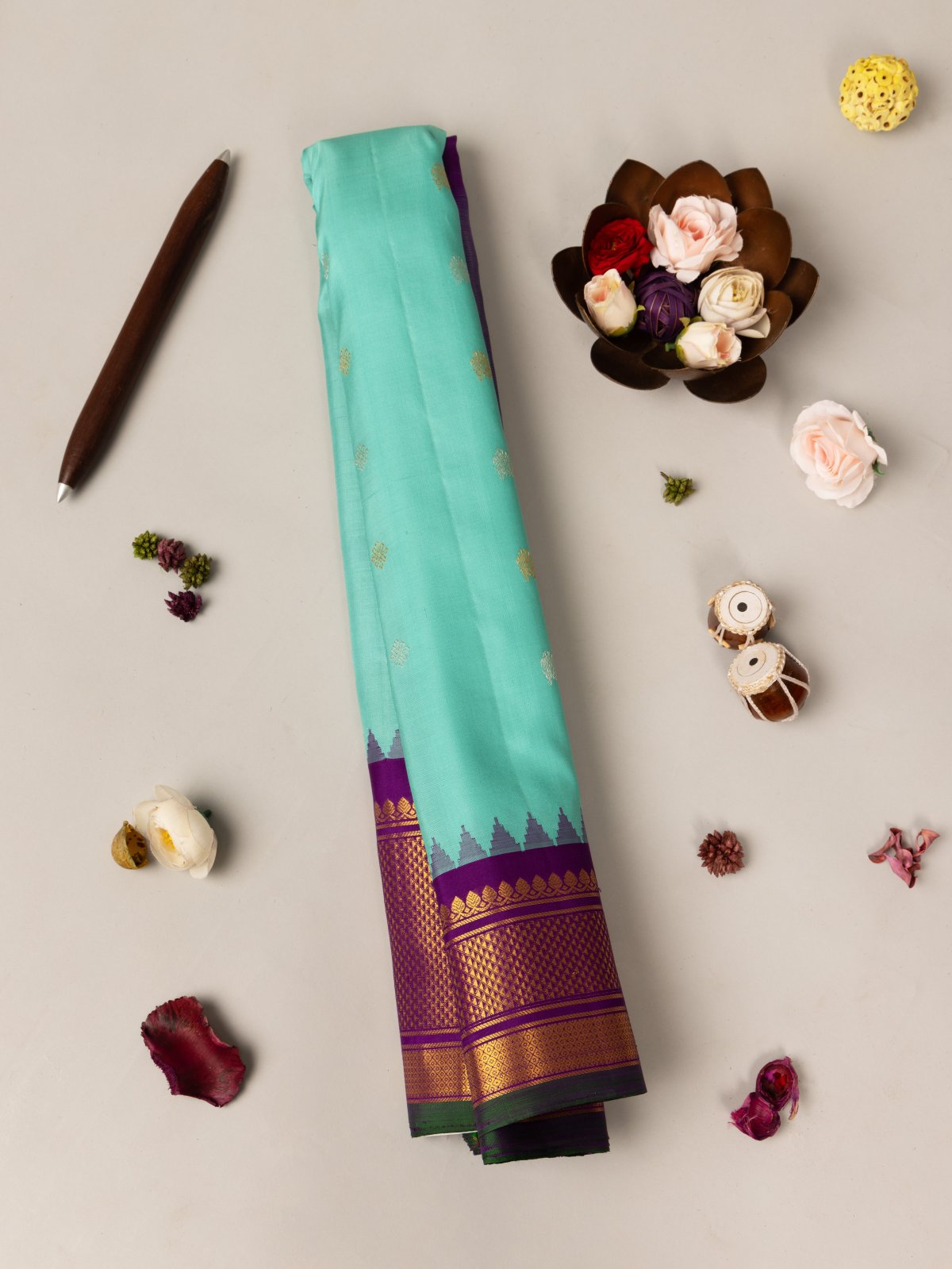 Lavenders Checked Gadwal Silk Saree With Light Blue Border