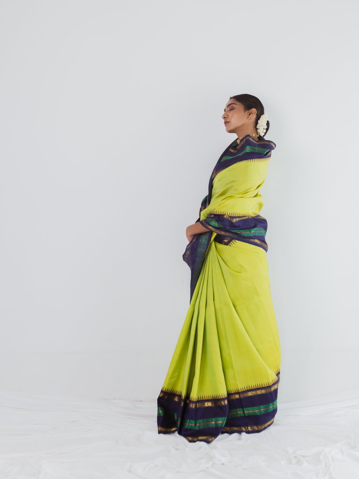 Parrot Green Kanchipuram Silk Saree with Nilambari Blue Border - Tulsi ...