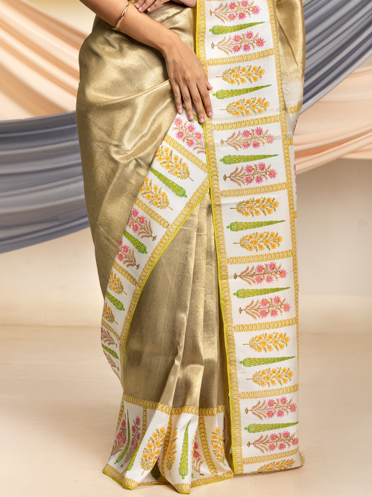 Gold Ettu Kol Kanjeevaram Silk Saree with Floral Blockprinted Border ...