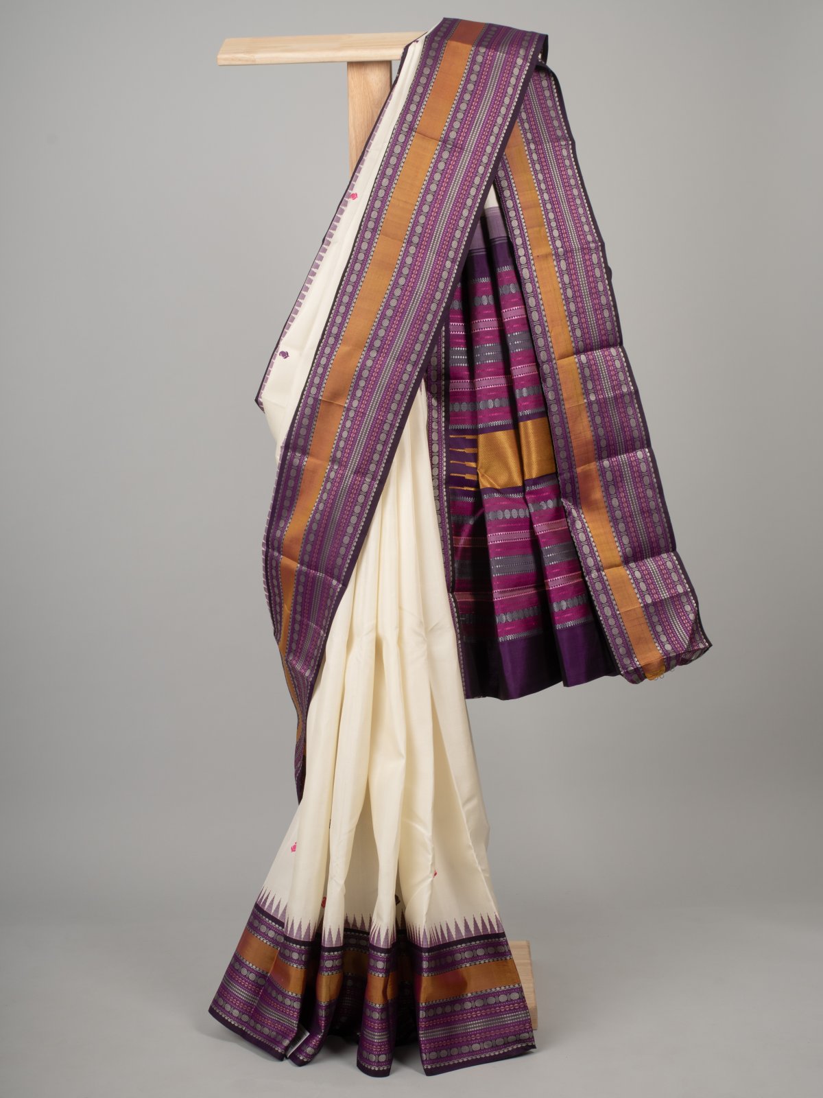 Exquisite Off-White Kanjeevaram Silk Saree with Pattu Pett Border ...