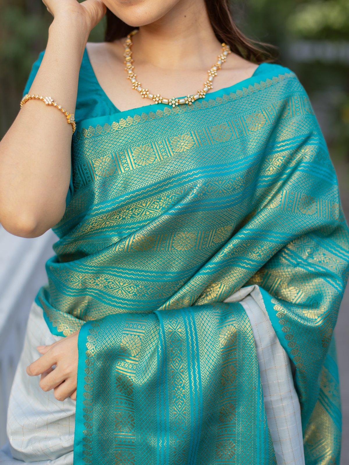 Checked Greyish Blue Kanjeevaram Silk Saree with Blue Border - Tulsi Weaves