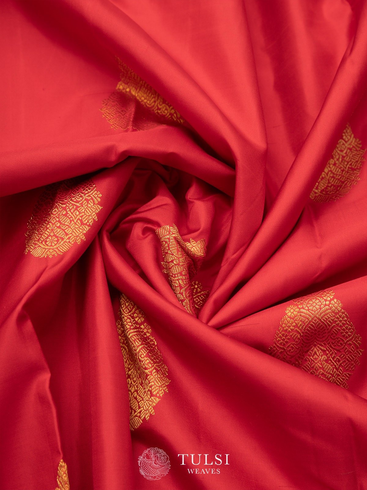 Red Borderless Kanchipuram Silk Saree - Traditional Handwoven Elegance ...